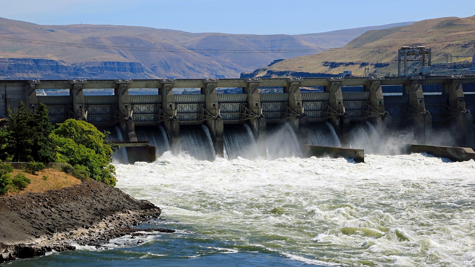 As rivers run low, how will the West fill its hydroelectric power gap ...