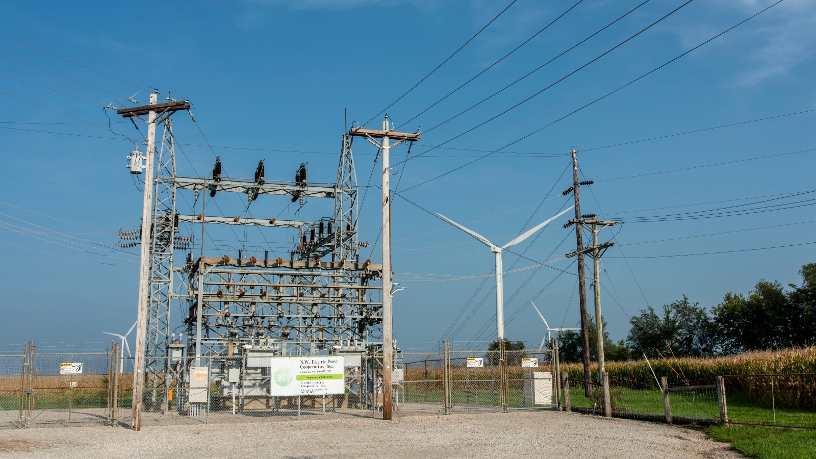 Midwest grid operators submit $1.7 billion plan to build cross-border ...